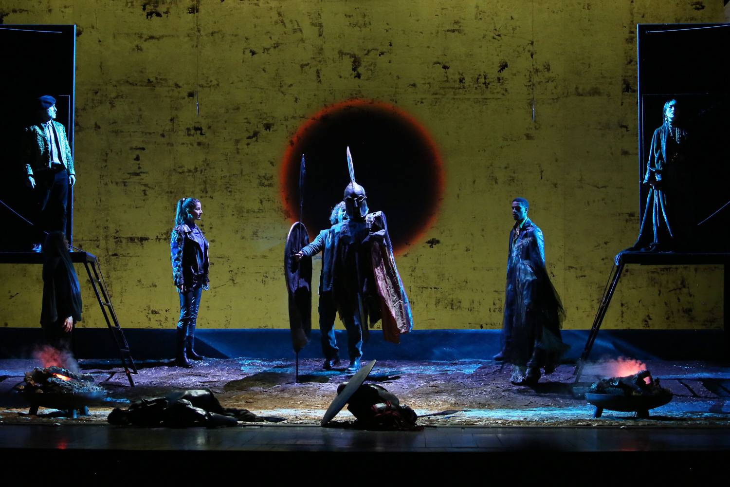 Firenze, Teatro della Pergola: Alessio Boni e Iaia Forte in «Iliade. Il ...