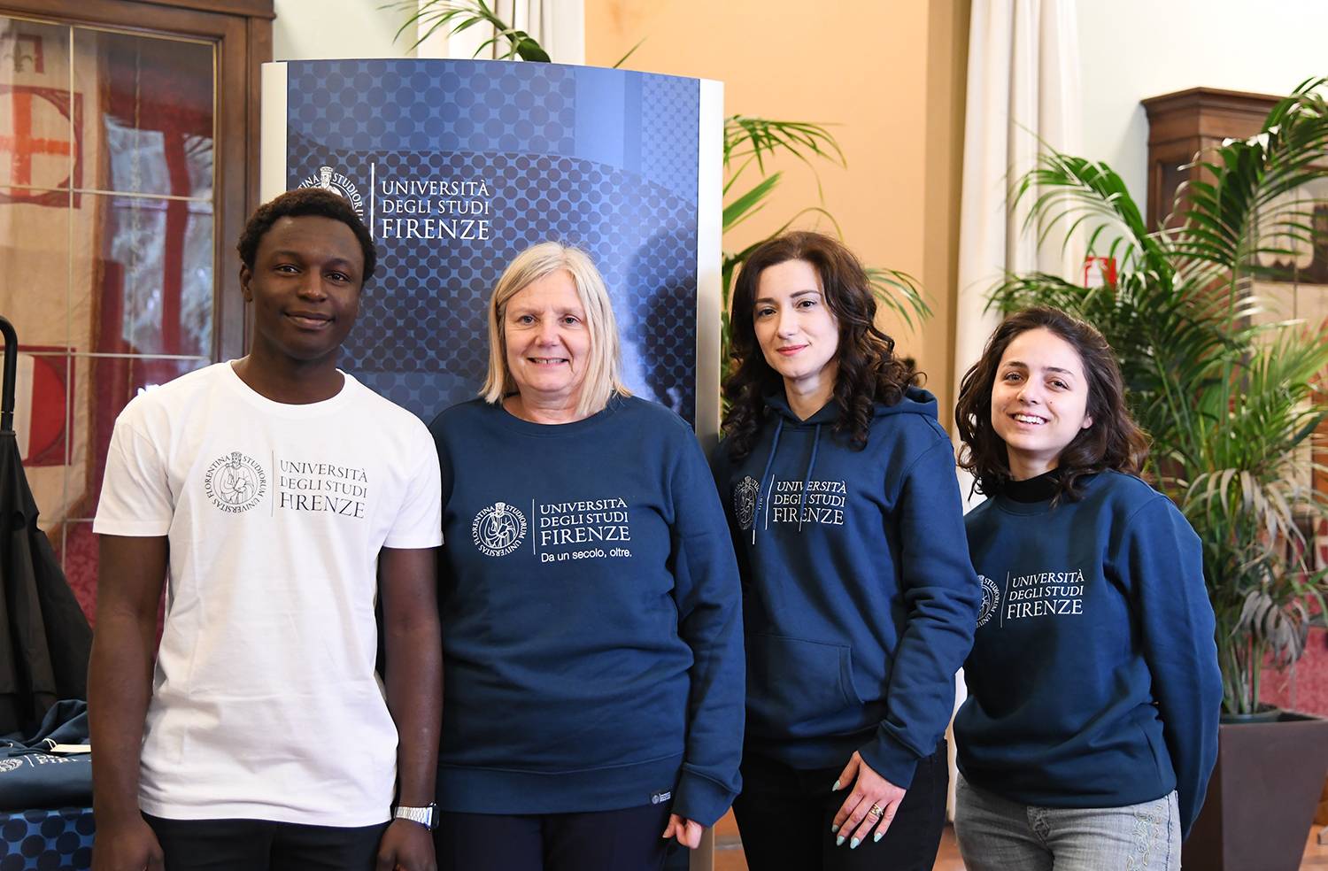 Università di Firenze: linea a marchio Unifi. Felpe, zaini, magliette ...